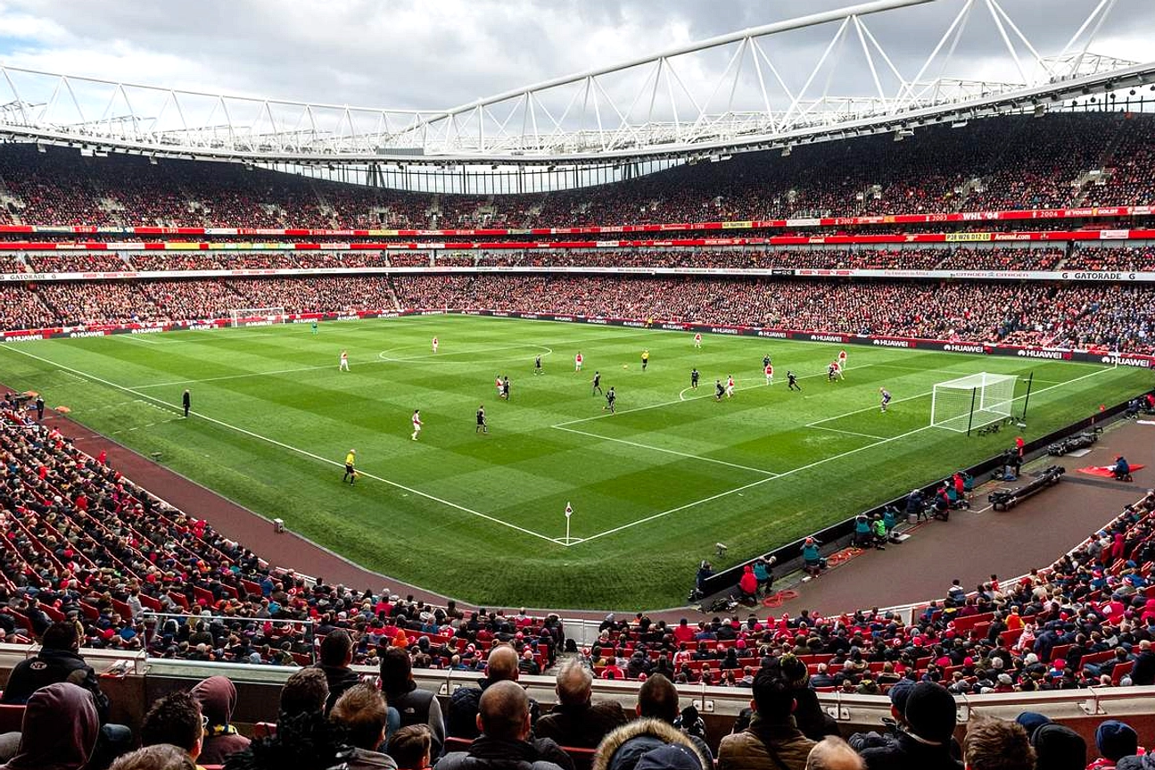 Arsenal Rayakan Kemenangan di Parade Besar di North London | Bisik.id